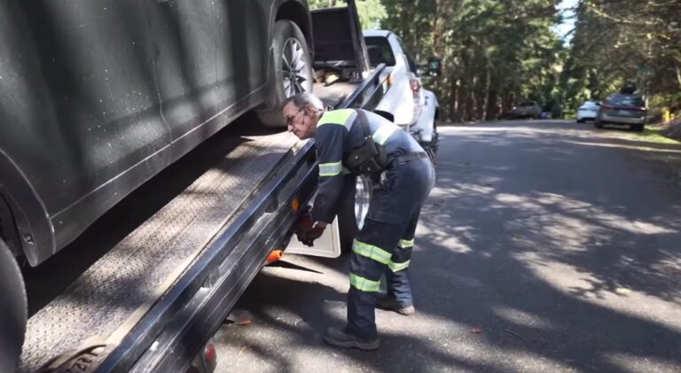 How Do Towing Services Work: A Comprehensive Guide | David Altmejd